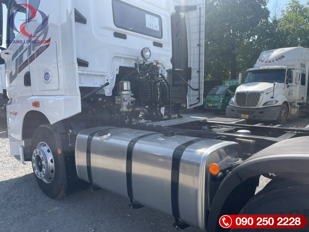 Giá Xe Đầu Kéo Faw 2 Cầu 445HP